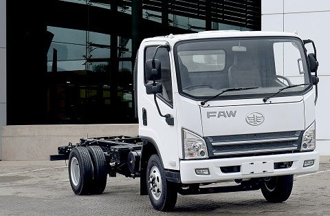 FAW enters mid-range market with new truck assembled in South Africa ...